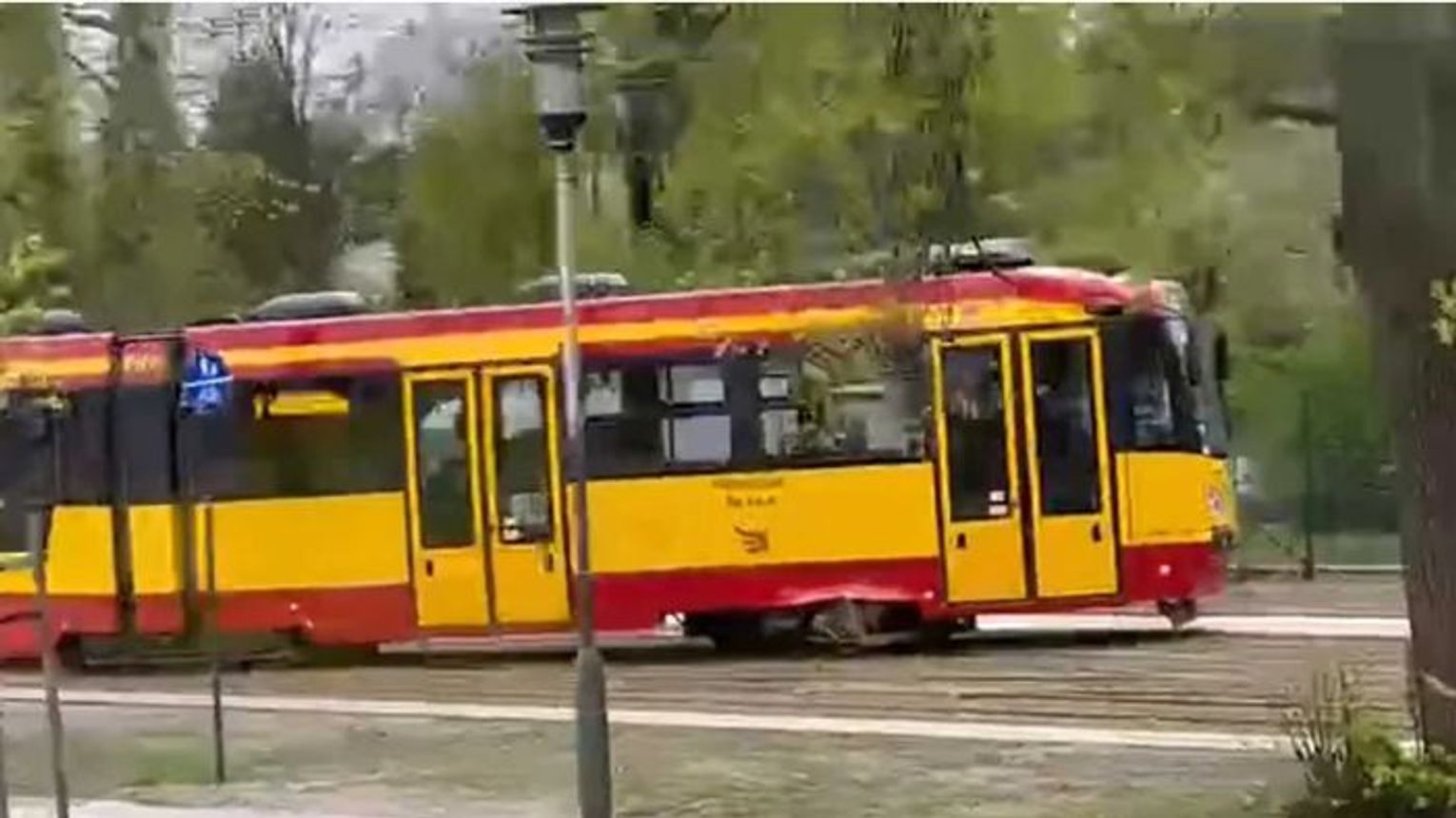 Wykolejenie tramwaju MPK Łódź na Dołach